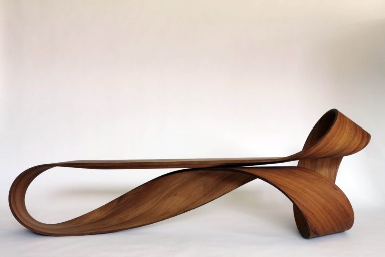 Möbius Bench in Teak