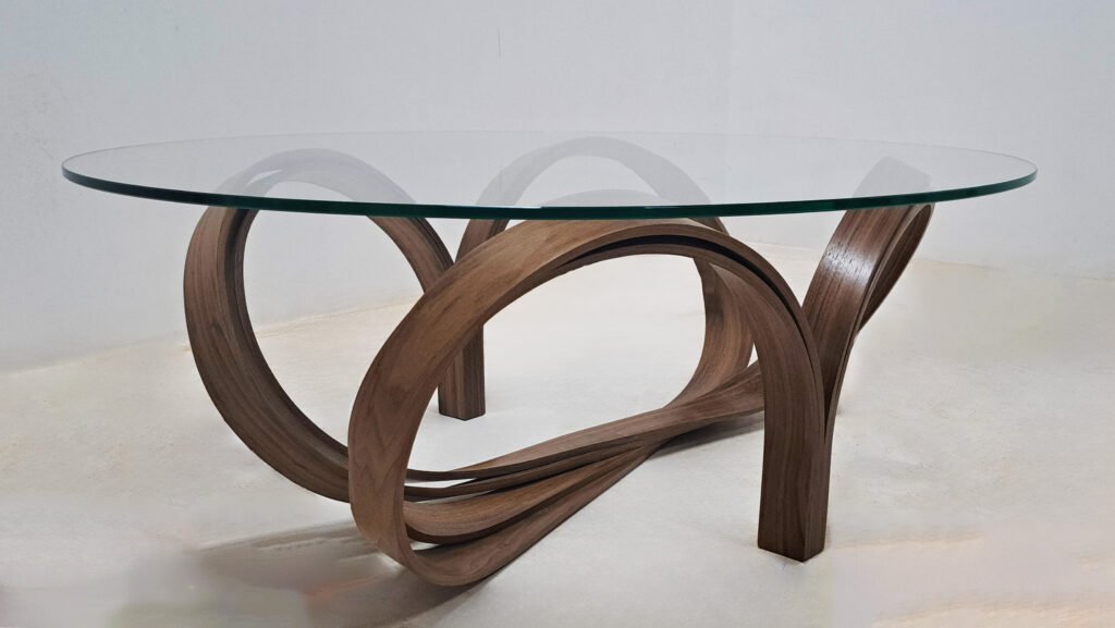 Möbius Bench in Teak